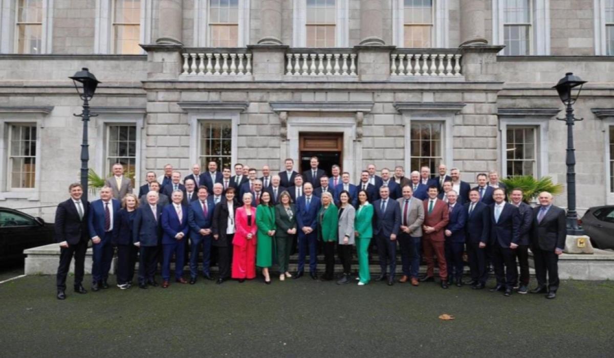 Photograph of Fianna Fáil TD's outside the Dáil creates a stir over ...