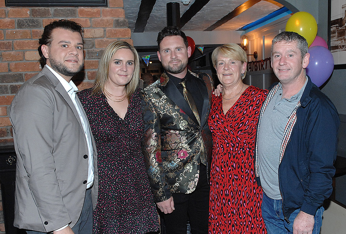 PHOTOS: Party night in Dundalk's Byrnes of Hill Street - Page 1 of 12 ...