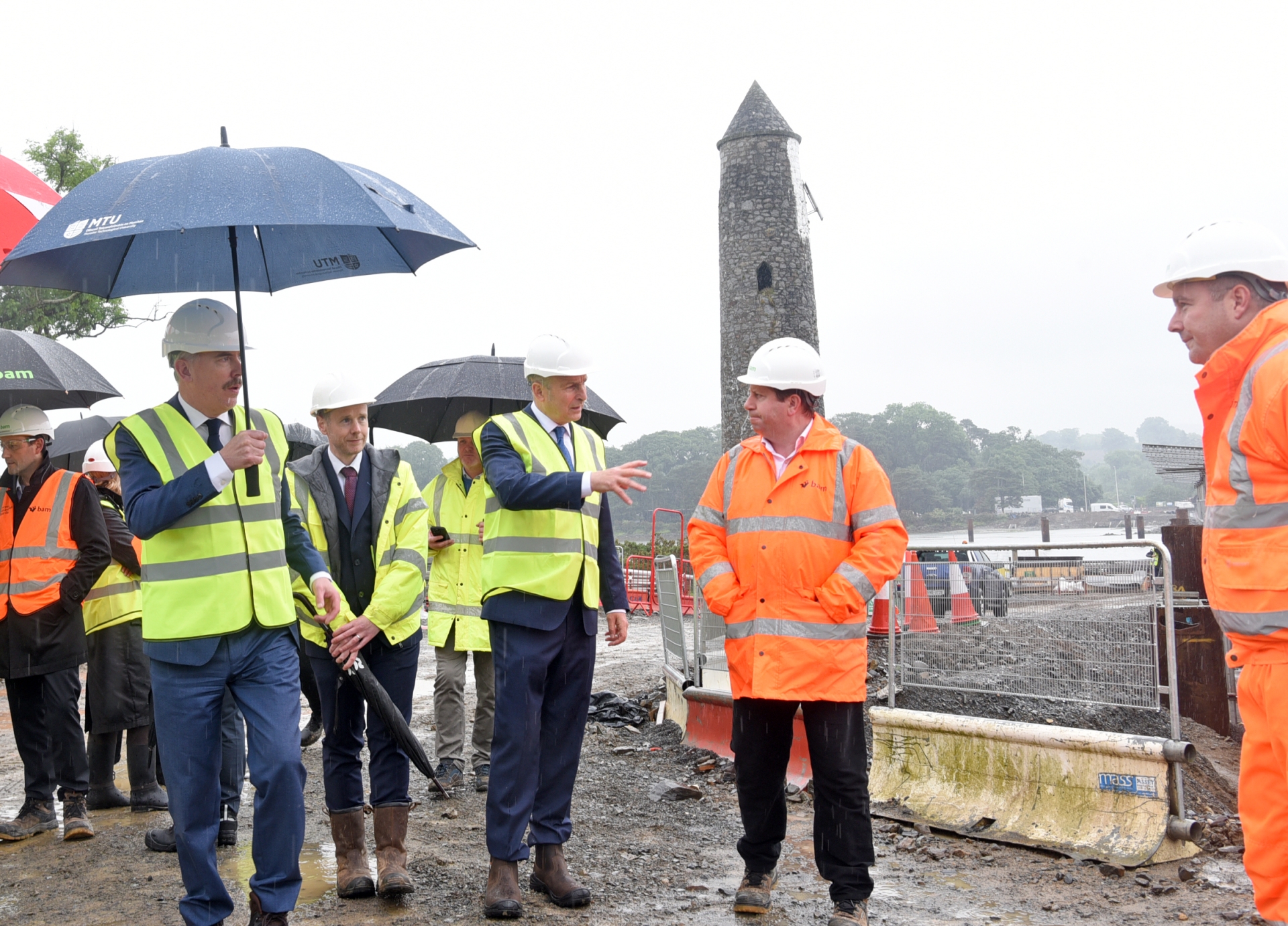 Taoiseach visits Narrow Water Bridge construction site in north Louth ...