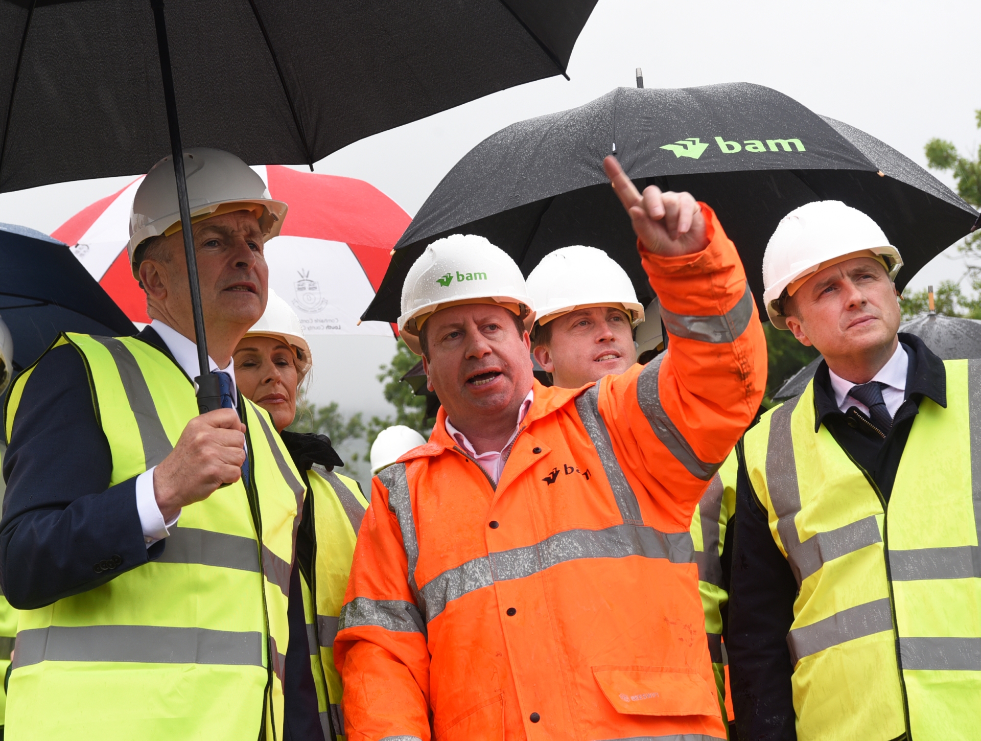 Taoiseach visits Narrow Water Bridge construction site in north Louth ...